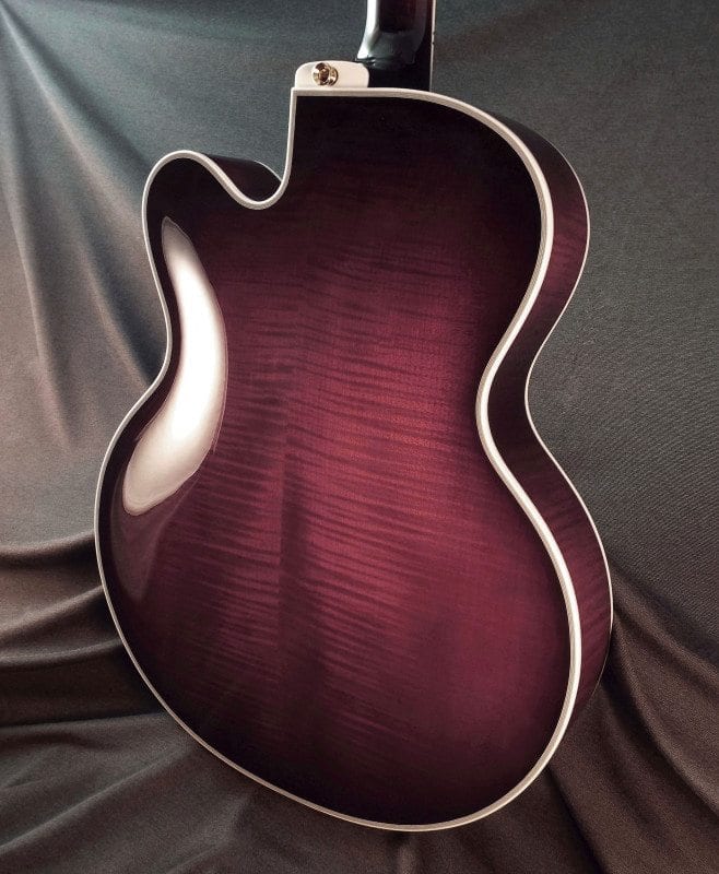 Plumburst Manhattan | Benedetto Guitars