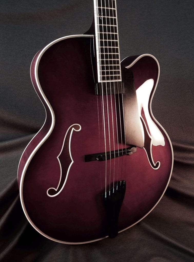 Plumburst Manhattan | Benedetto Guitars