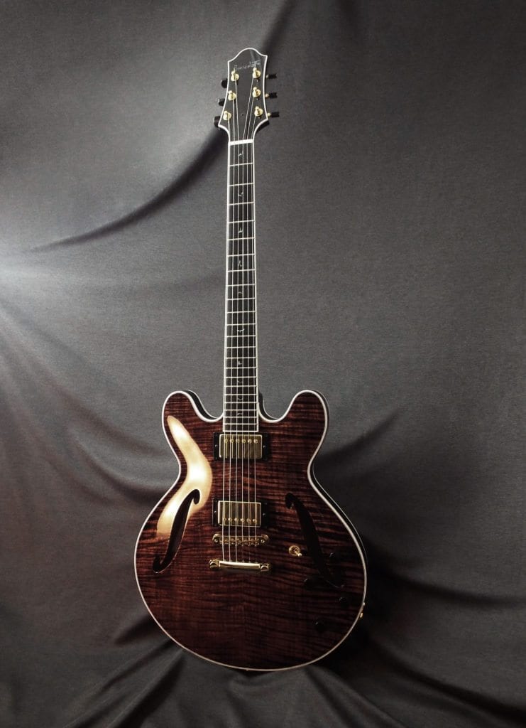 Walnut GA-35 | Benedetto Guitars