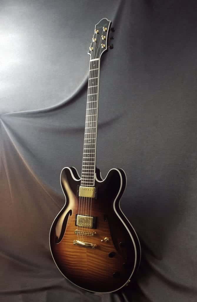 Antiqueburst GA-35 | Benedetto Guitars